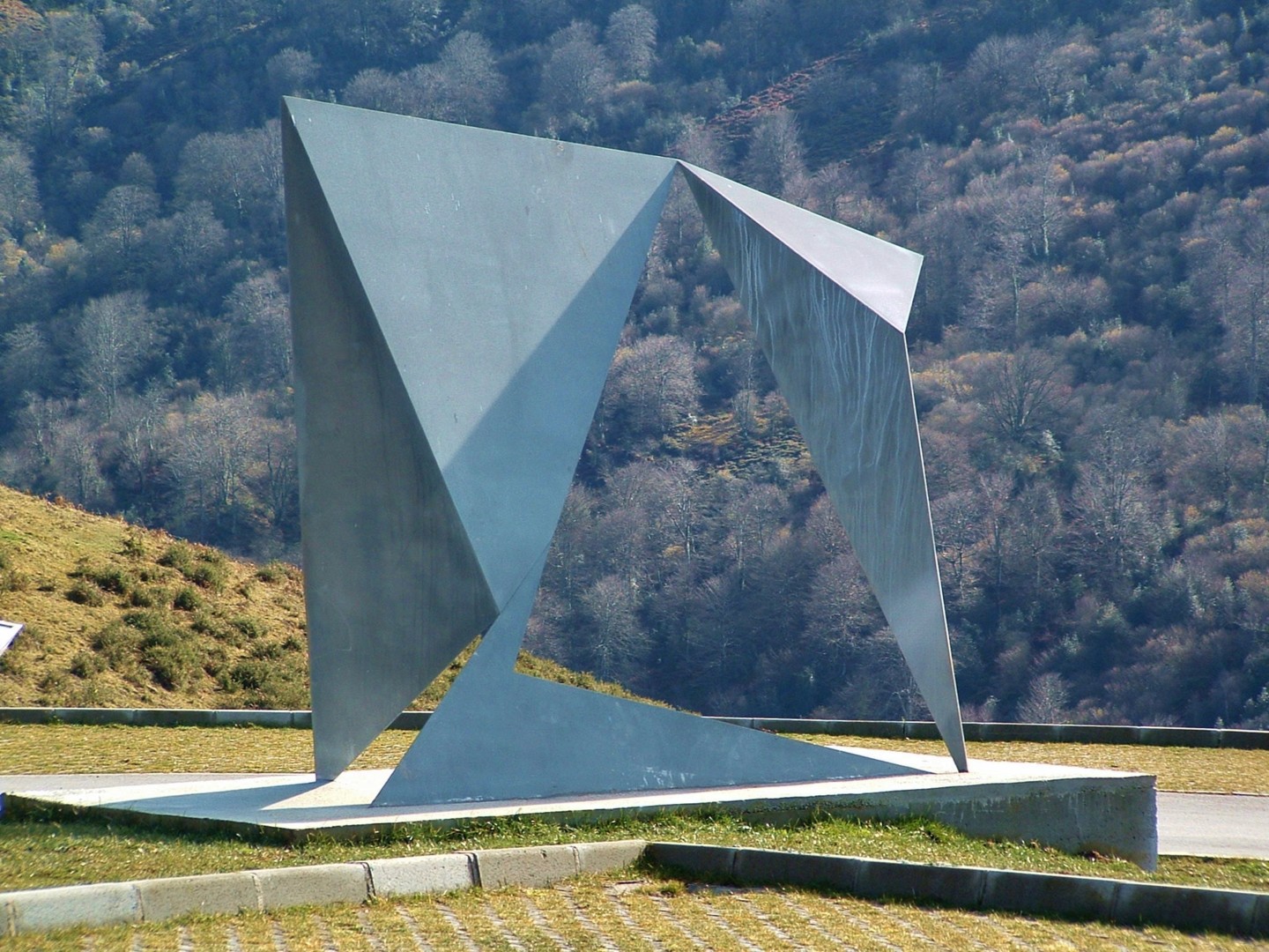 Triangular Space Architecture